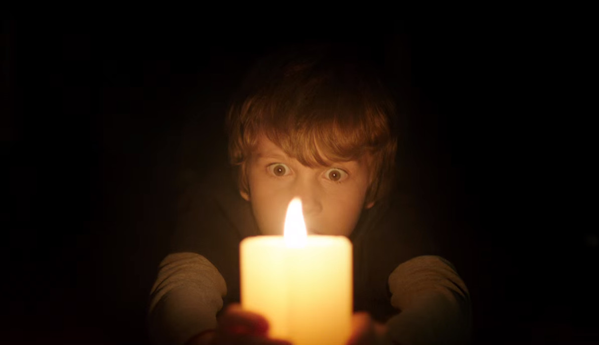 John’s Horror Corner: Lights Out (2016), Mama meets the Babadook as we ...