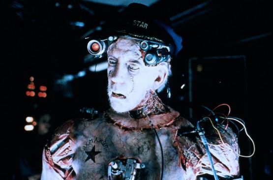 John’s Horror Corner: Virus (1999), The Thing (1982) meets The ...